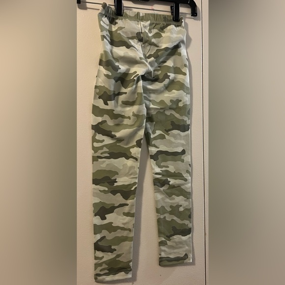 Cat & Jack | Bottoms | Cat Jack Girls Shades Of Greens Camo Leggings ...